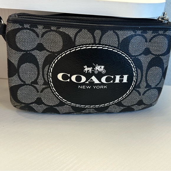 Coach | Bags | Vintage Coach New York Horse And Carriage Signature ...